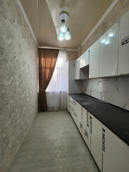 2-xonali 1-qavatda 60m² kvartira sotiladi
4-qavatli g'ishtli dom
Narxi
