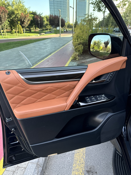 2016 Lexus LX570 