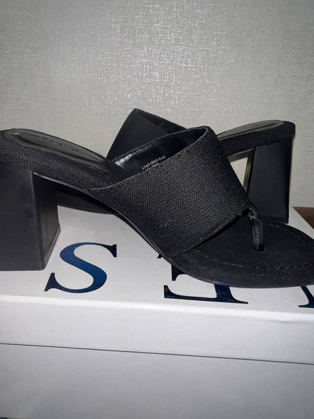 Сланцы Bershka, чёрные.