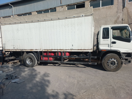 Isuzu 10 tonnalik 2014 yil