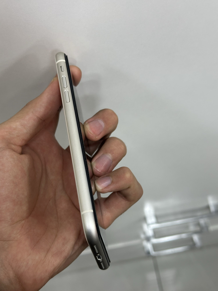 Iphone 11 sotiladi 128GB LLA