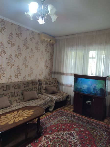 Продается 2х комнатна  квартира