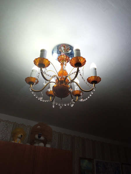 Продается люстра