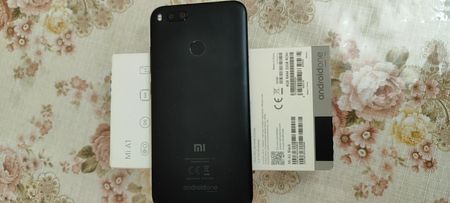 Продается телефон Mi A1 в хорошем состоянии