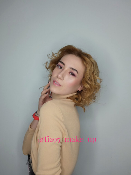 Стилист -визажист