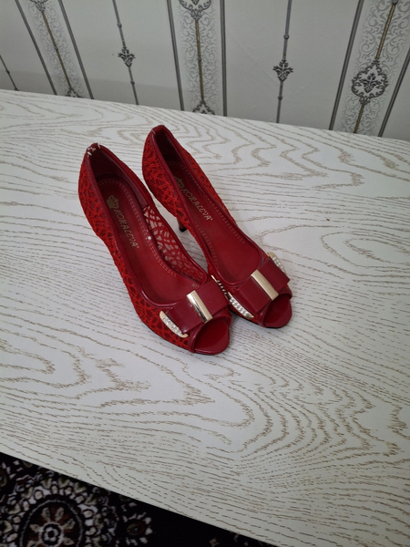 Kelinchaklarga oyoq kiyim
