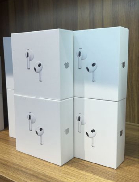 AirPods 3 lux.