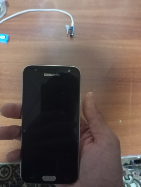Samsung sotiladi srochna pul kerekan qiz bola tutkanakan