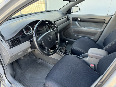 Продается Chevrolet Optra LS