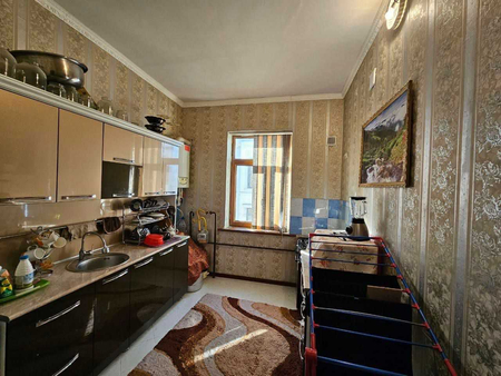 2 xonali 64m² 5-qavat, 
bazi jihozlari qoladi