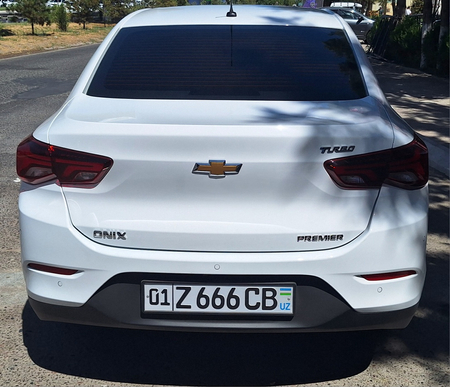 Onix premier turbo 2