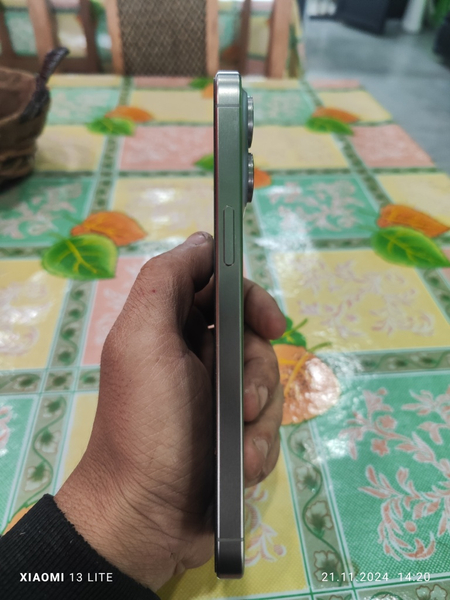 Srochna iPhone 15 pro max sotiladi
