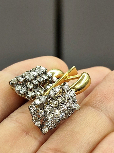 Золотые серьги 750 пр с бриллиантами, массивные,большие. Срочно