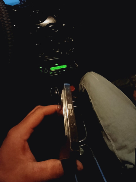 Telfon sotiladi idial satiyanda karopka dakumnet hamasi bor narxi 200$