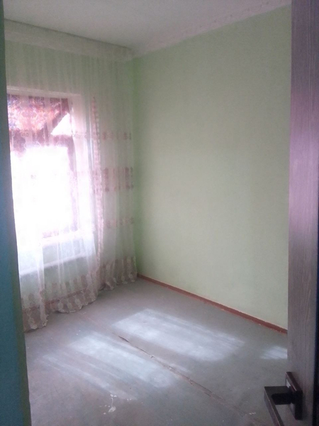 3 xonali kv sotiladi , 20 - maktab yonida 3-etaj, 19-дом.