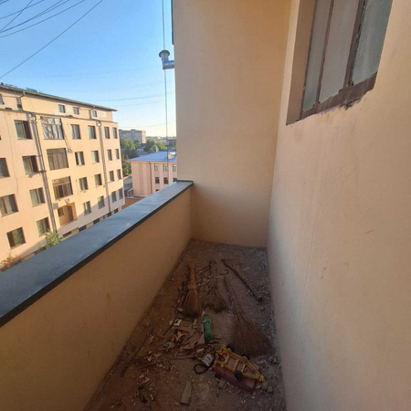 3х комнатная квартира на 5 этаже 102кв/м, в Самарканде