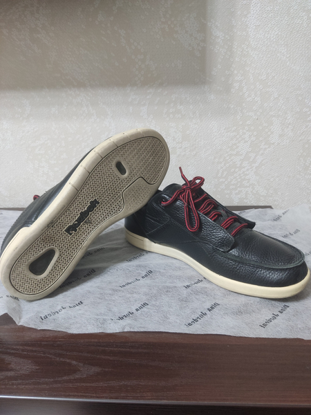Продам кожаные кроссовки Reebok, Adidas