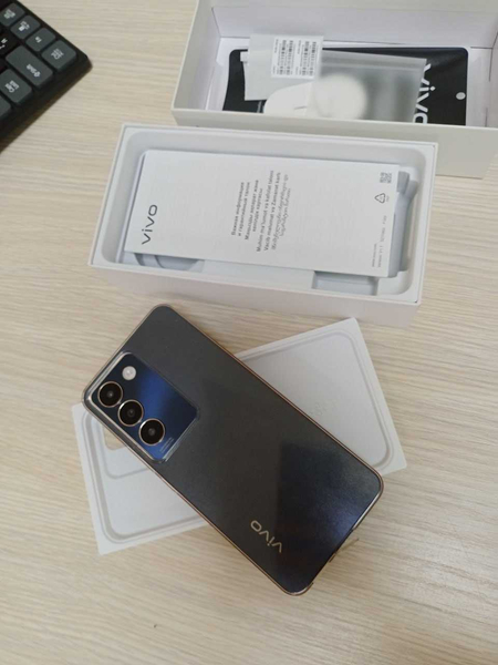 Vivo Y100 8/256 holati Ideal  kelishiladi