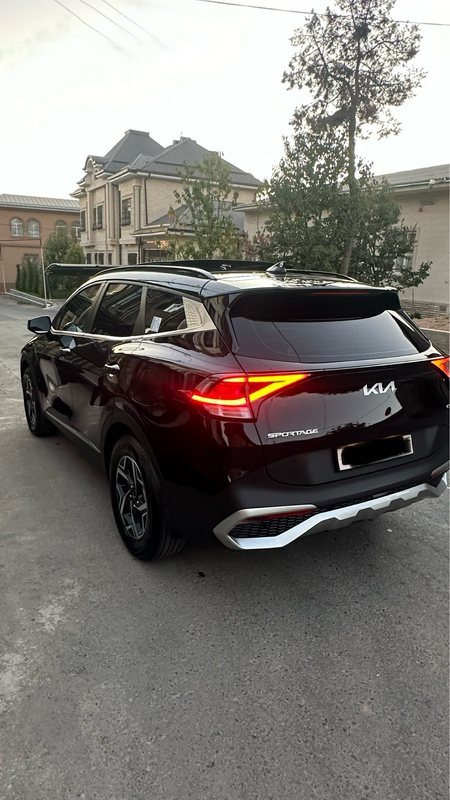 Kia sportage sotiladi