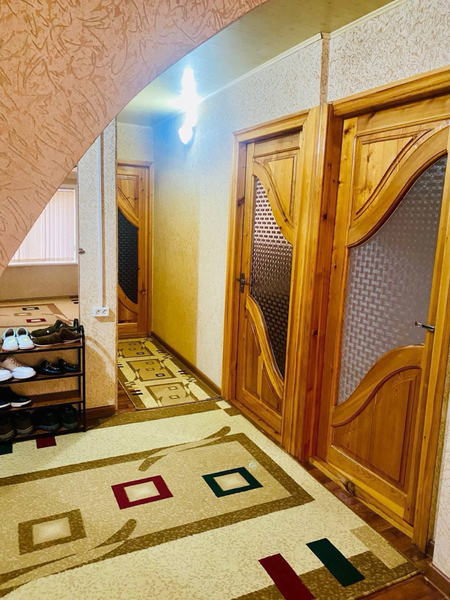 Продается 4 комнатная квартира площадью 82 кв.м. По ул. Шота Руставели