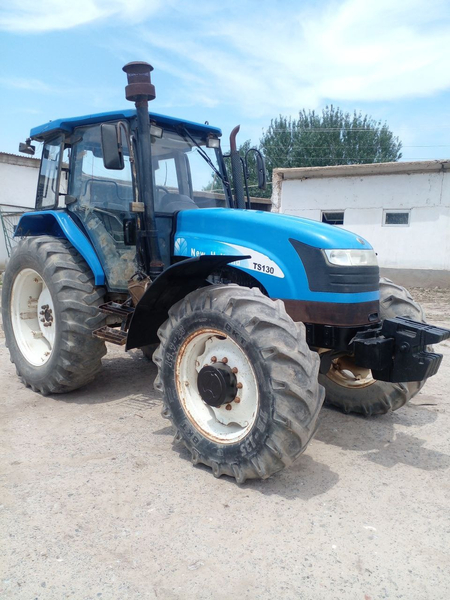 New Holland TS 130