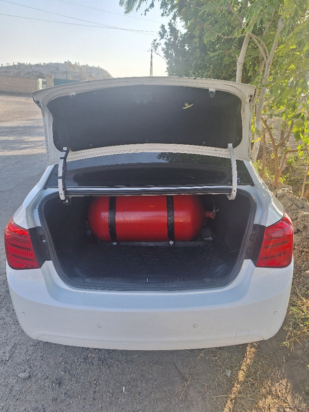 Lacetti Cruze sotiladi