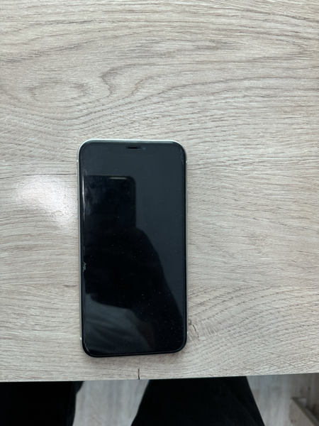 Iphone 11 sotiladi