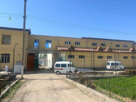 Йул буйида жошлашган  2 каватли 618 м² турар жой сотилади