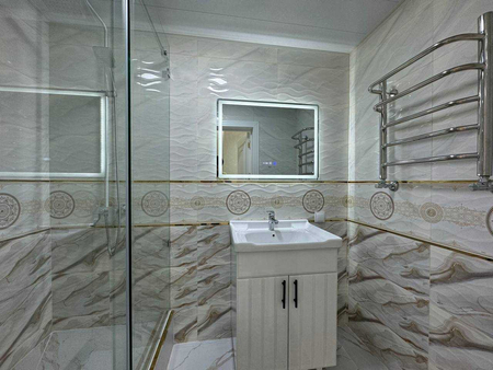 Продаётся 2х комнатная квартира на 3 - этаже с лифтом. Вокзал