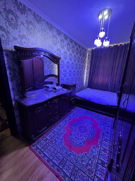 Продаю 2-х комнатная переделано в 3-х ком.  массив Феруза, ипотека