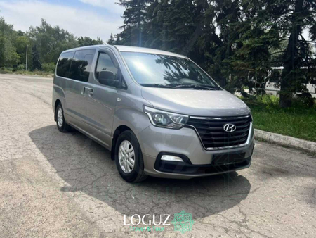 Mikroavtobus xizmati 7-10 o'rindig'. Minivenni ijaraga taqdim etamiz