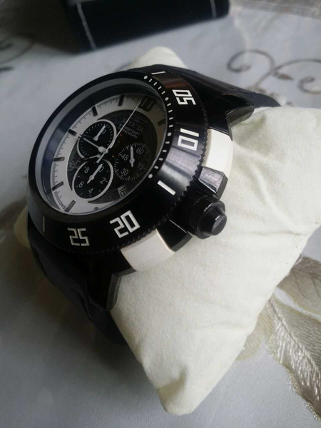 INVICTA Chronograph