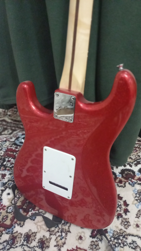 Fender Squier stratocaster Red sparcle custom series.