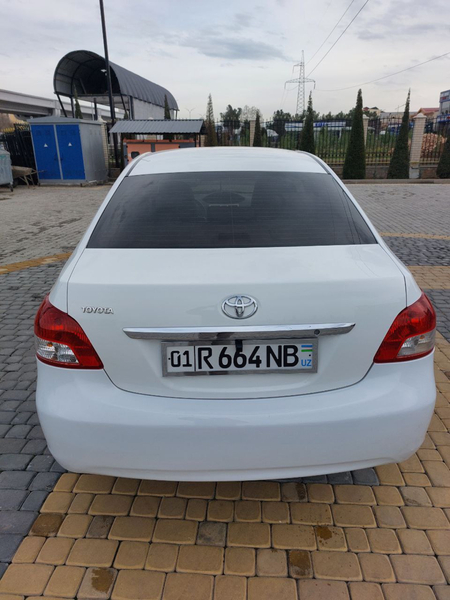 Toyota Yaris sotiladi
