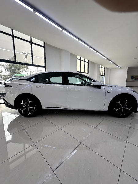 Changan Deepal SL03 200MAX (Hybrid) srôchna sotiladi 25800$.