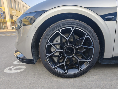Zeekr 007 1of1 AWD dual motor 3.5sek