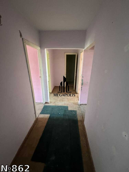 4 xonali kvartira tez va arzon sotiladi