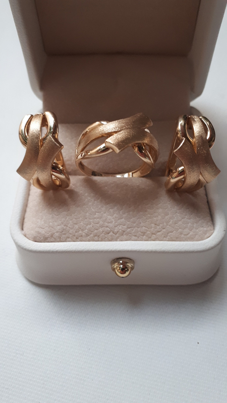 Серьги камплект, золото 585- 55у. е за грам.