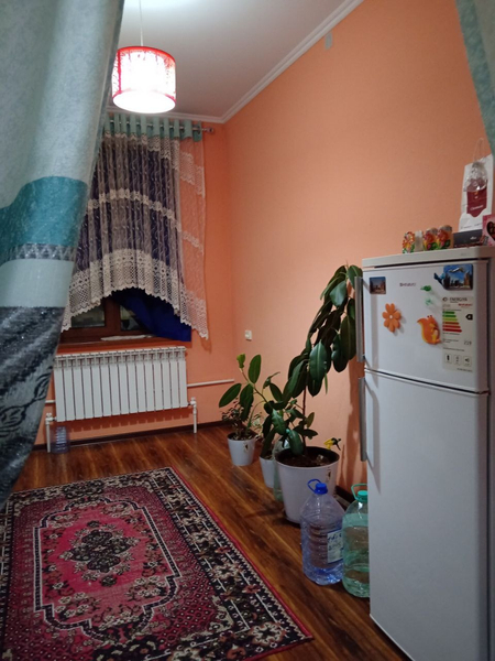 Янги курилган домда 2 хона 56м² 5 этаж титовада сотилади