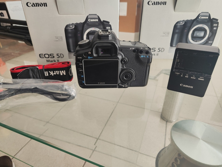 Canon Mark2  5D  sotiladi