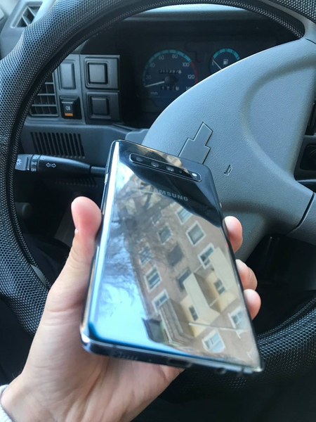 Samsung s10 5G otlichnee sostayanee