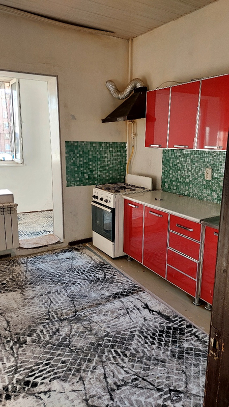 Ijaraga uy berildi 3 xonali 3 bekat metro yonida