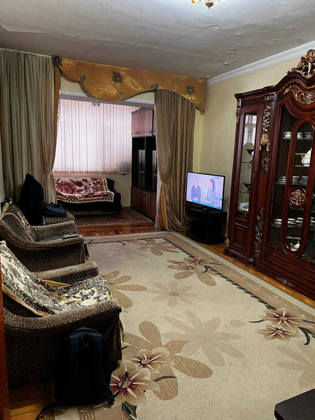 ул.Новомосковская 77-серия 3-комн 4/4 75 м² кирпич 2х6 средняя