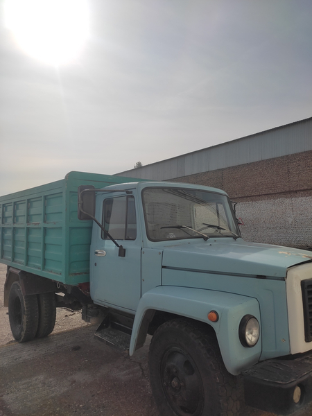 Kamaz gaz 53 sotiladi