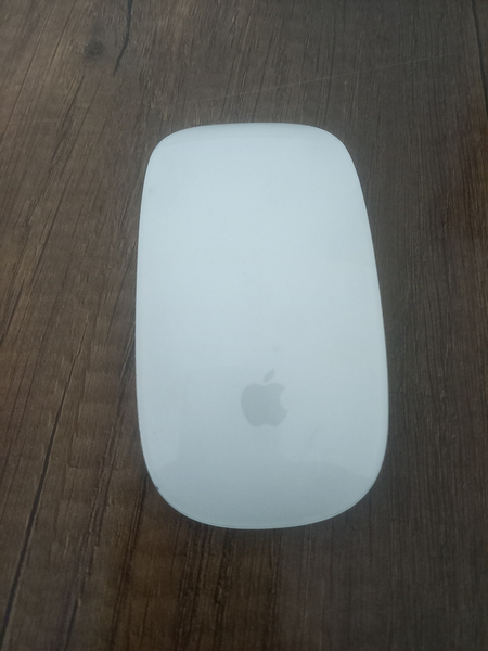 Apple komputer mishkasi, klaviaturasi, pad, iPad cover.