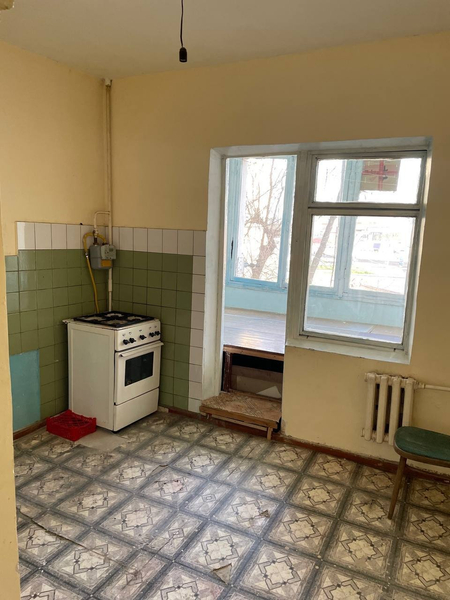 АРЕНДА. КУЙЛЮК 5 2 КОМНАТНАЯ НА 2 ЭТАЖЕ 5 Этажного  Дома. Пустая