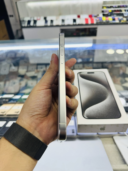 iPhone 15 Pro Max 256 gb yengide