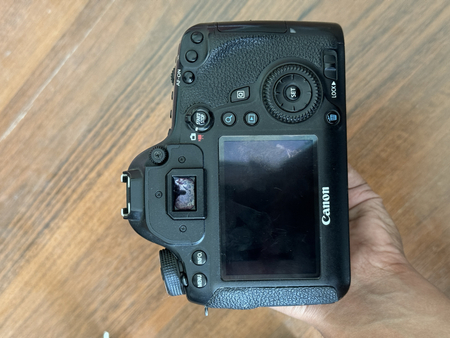 Canon 6D sotiladi