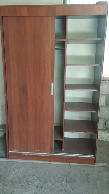Продам шкаф в хорошем состояние .