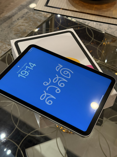 IPad 10 Silver LL/A + оригинальный Smart Folio
